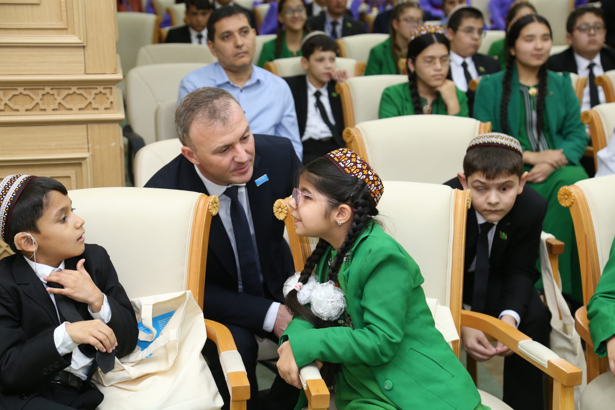 Dünýä – A Voice for the Turkmen Language – LouderPages.org